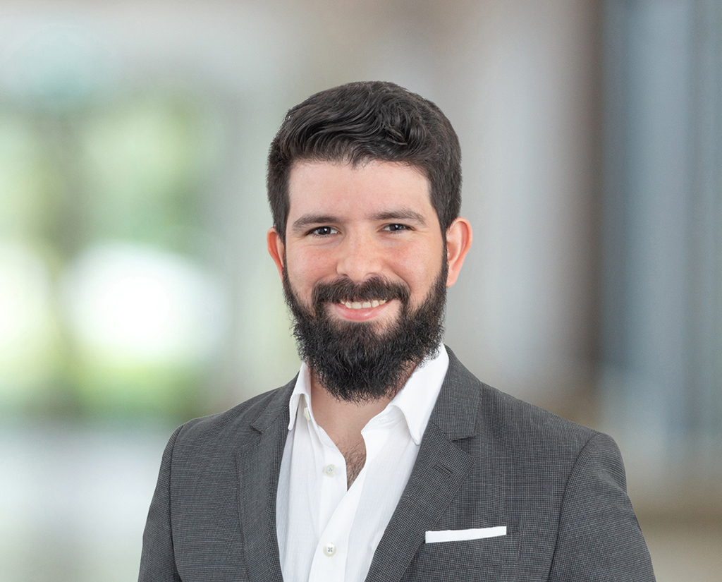 Roberto M. García Cordovés - Hackett Feinberg